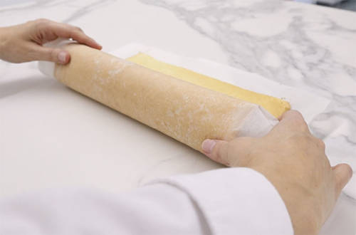 BISCUIT ROULÉ BÛCHE Recette Facile & Inratable - Dolce Dita Academy